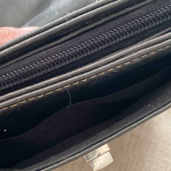 Hillard & Hanson | Bags | Vintage Hillard Hanson Black Shoulder Bag ...